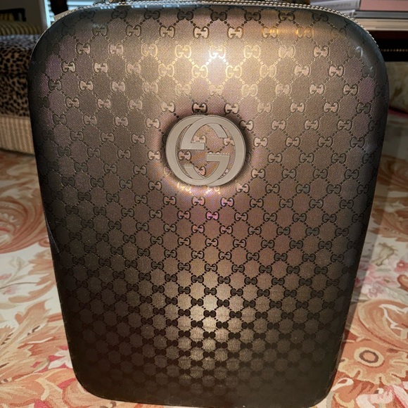 Gucci | Other | Gucci Hard Shell Carry On Roller Luggage With Lock Key ...